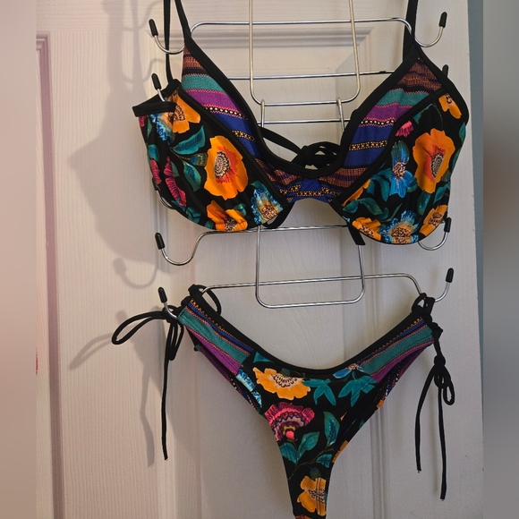 Body Glove | Swim | Body Glove Bright Floral Bikini Set Small | Poshmark